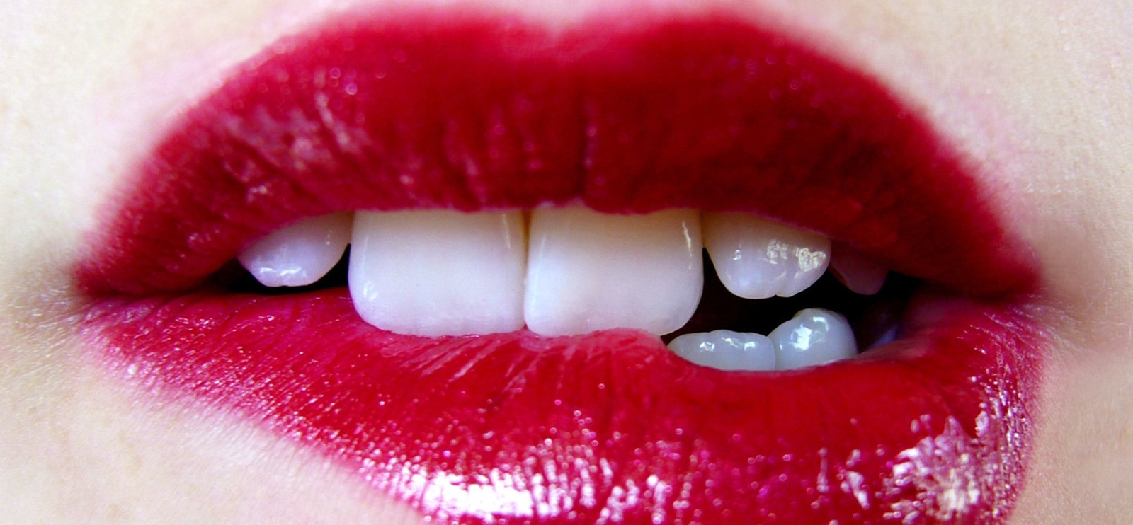 37 Lipsmacking Examples of Lipstick Art