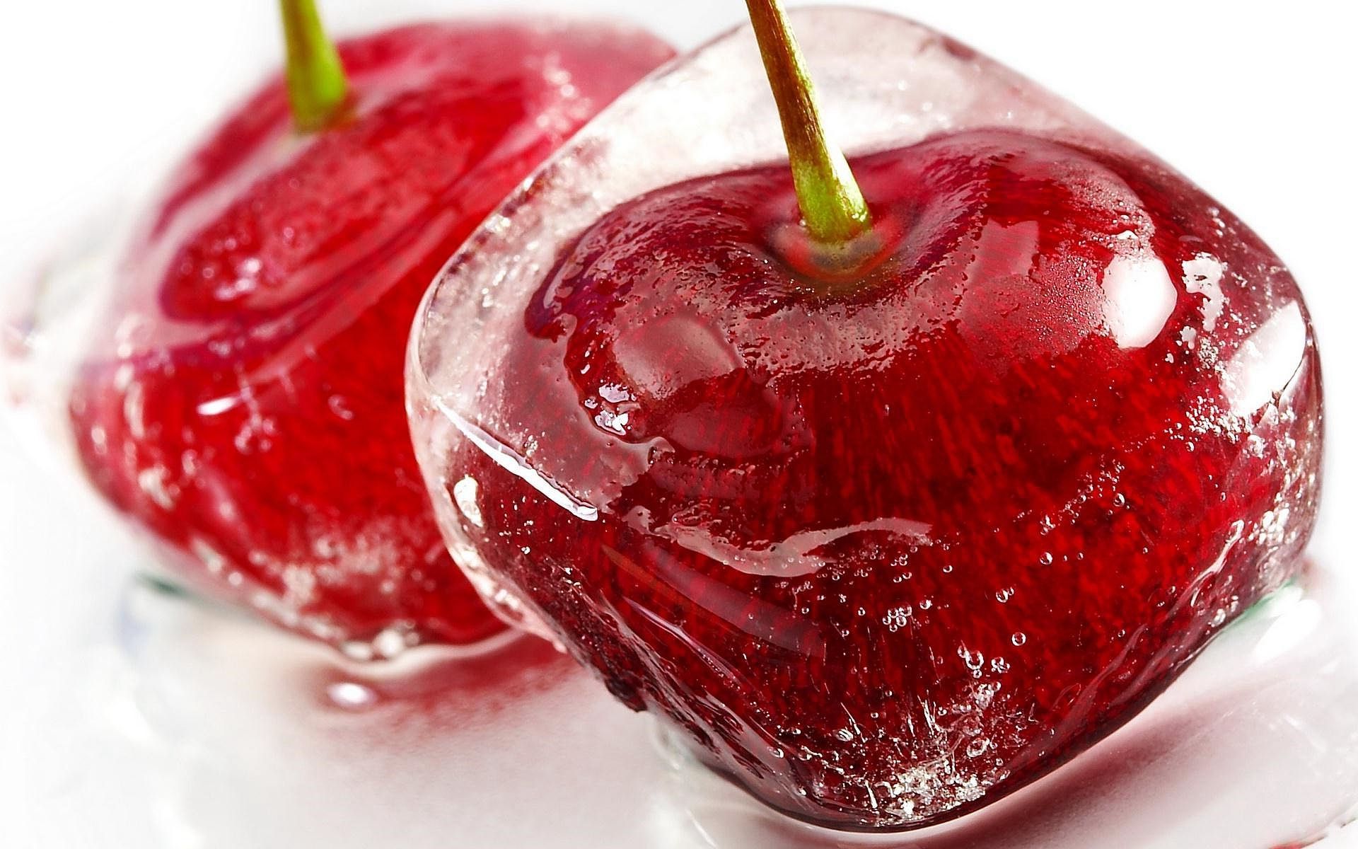 23 Colourful and Tasty Ice Cube Ideas